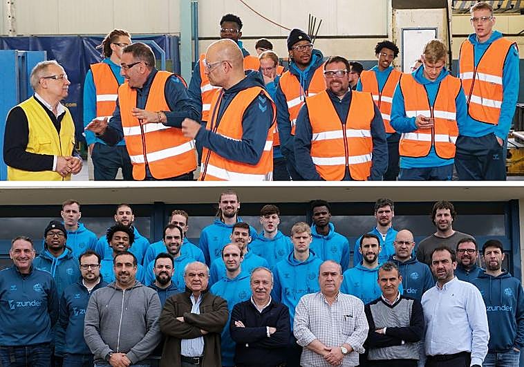 La plantilla del Zunder Palencia visita la empresa Inmapa | El Norte de Castilla